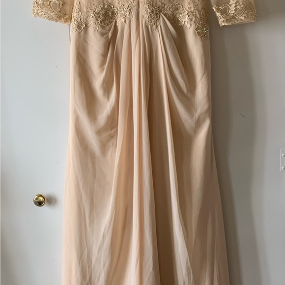 Terani Couture | Dresses | Nwt 548 Vm Collection Vneckline Beaded Lace ...